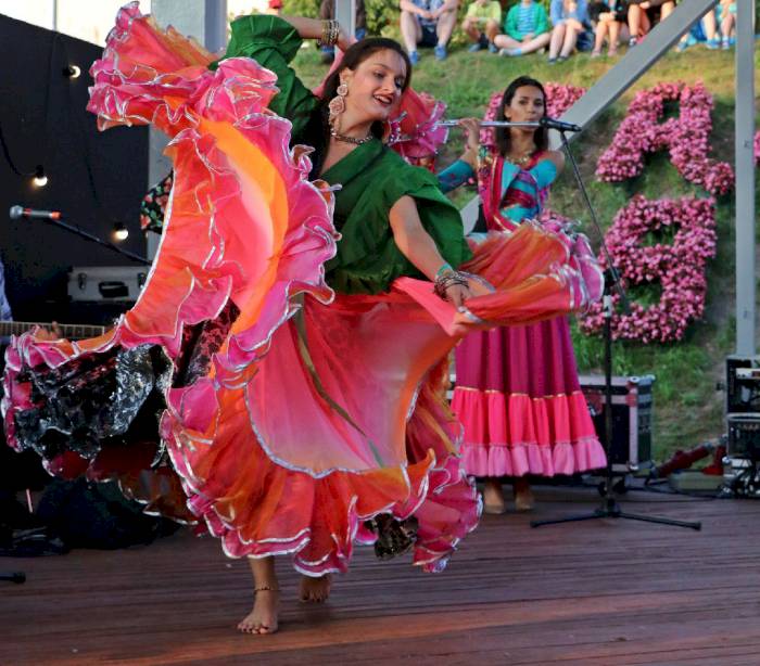 CYGAŃSKI TABOR z zespołem ROMANCA - Informacja Turystyczna w Mrągowie